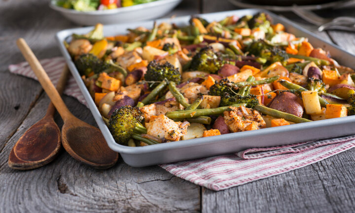 Easy Sheet Pan Recipes To Make Tonight | FitMinutes